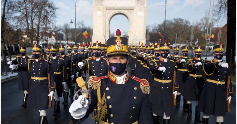 RLIVE! Parada militară de la București: Ziua Națională a României ...