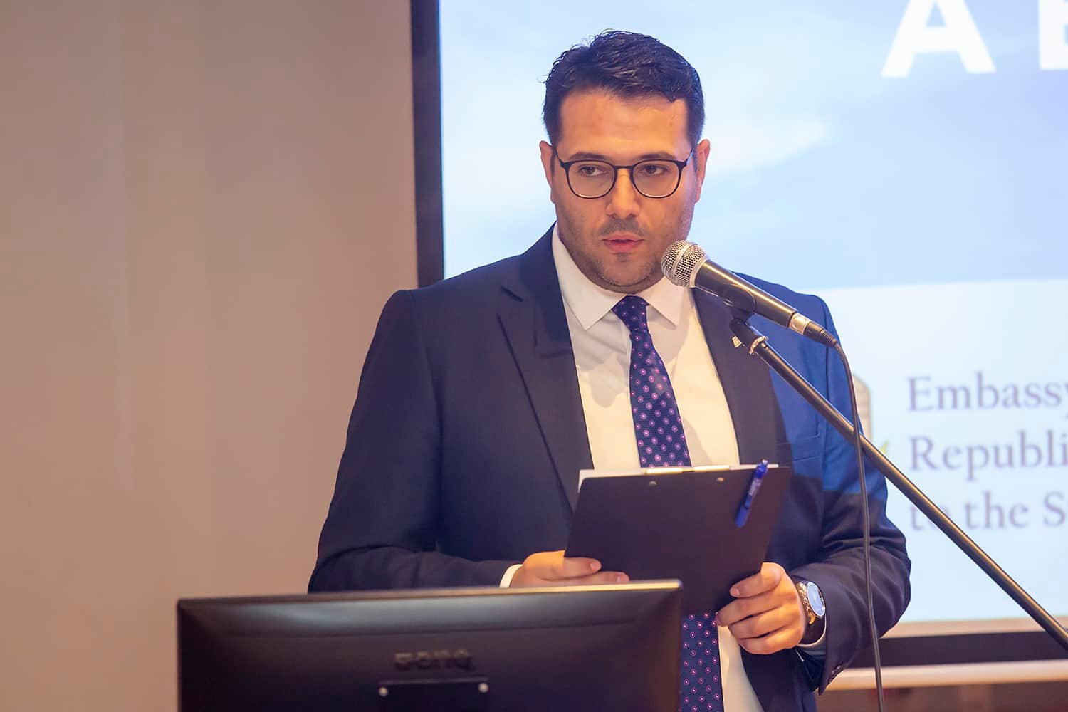 RLIVE! Ambasadorul Republicii Moldova în Israel, Alex Roitman, susține ...